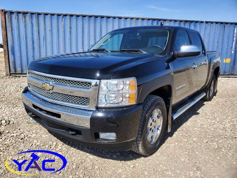 2011 CHEVROLET SILVERADO 1500 CREWCAB 4WD - Yorkton Auction Centre