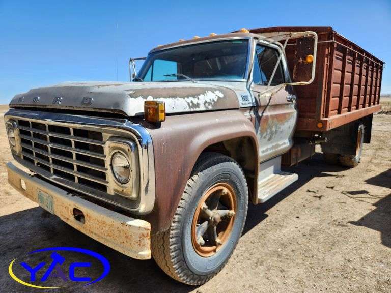 1976 Ford F600 Grain Truck - Yorkton Auction Centre