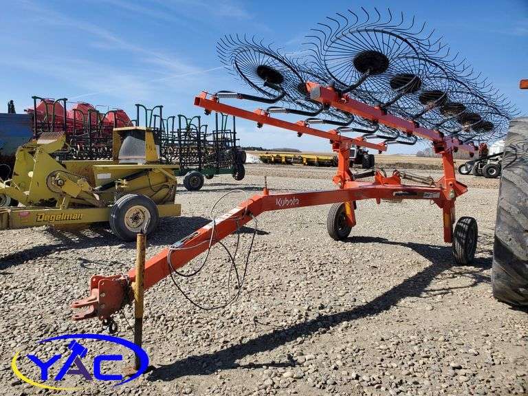 Kubota RA212CR 12 Wheel Rake - Yorkton Auction Centre