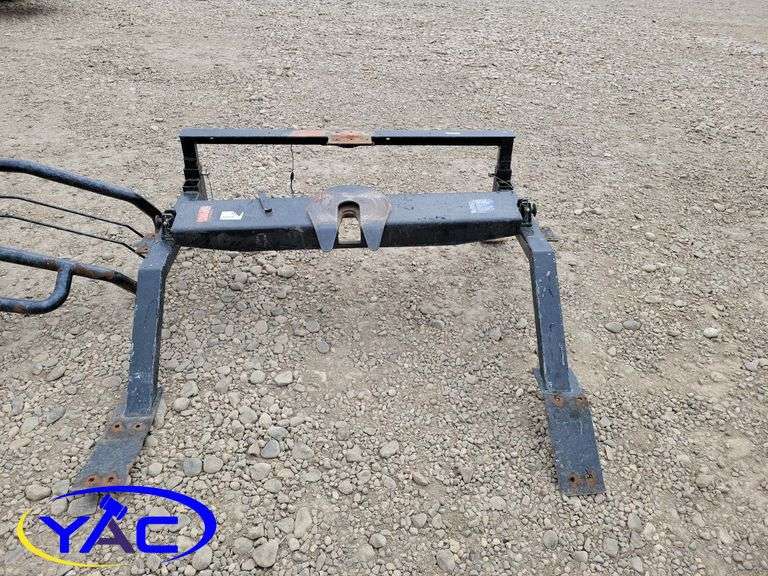 Fifth Wheel Hitch - Yorkton Auction Centre
