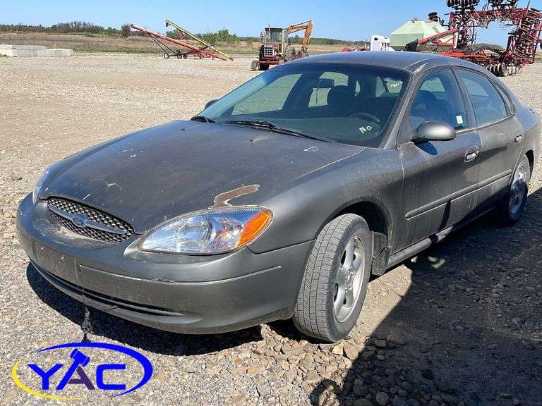 2003 FORD TAURUS - Yorkton Auction Centre