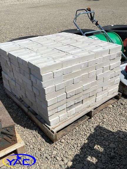 Approx. 500 Bricks - Yorkton Auction Centre