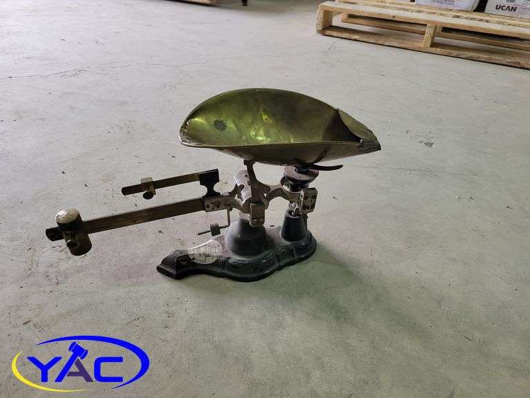 Antique Grain Scale - Yorkton Auction Centre