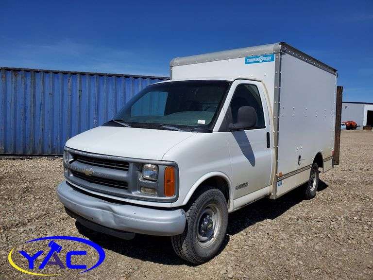 1999 CHEVROLET Express 3500 - Yorkton Auction Centre