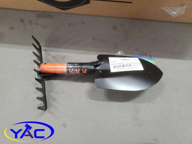 Garden Rake / Shovel Combo - Yorkton Auction Centre