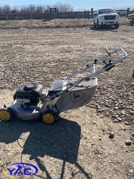 John Deere Self-Propelled Push Lawn Mower W/ Rear Bagger - Yorkton ...