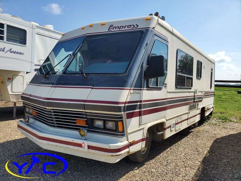 1986 CHEVROLET EMPRESS MOTORHOME 28' - Yorkton Auction Centre