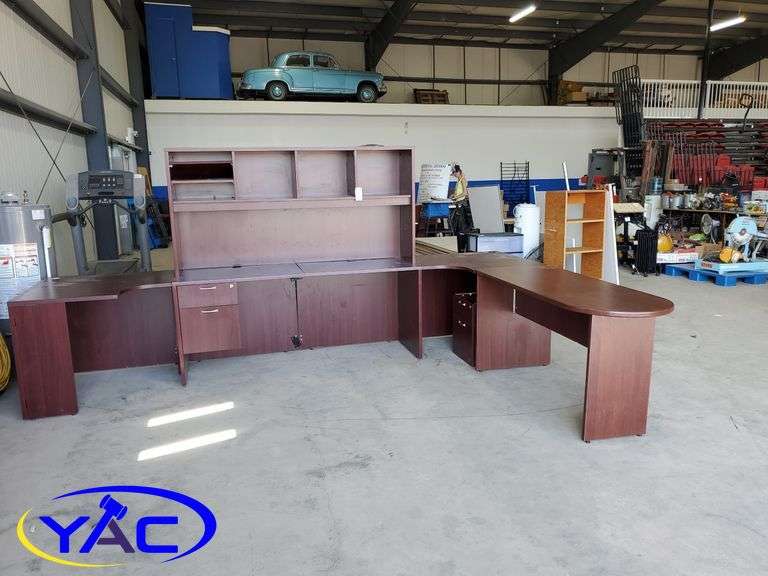 Large 3 Piece Office Desk - Yorkton Auction Centre