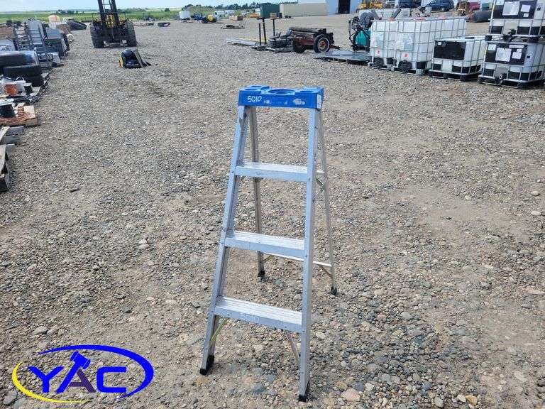 4' Aluminum Step Ladder - Yorkton Auction Centre