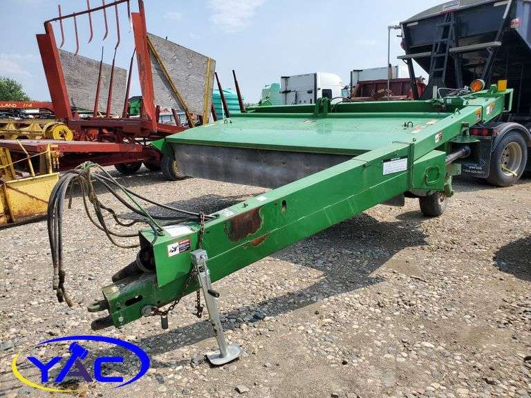 John Deere Moco 930 13' Discbine - Yorkton Auction Centre
