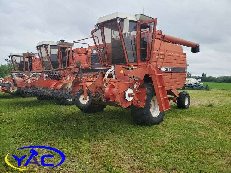 White 8900 Combine - Yorkton Auction Centre