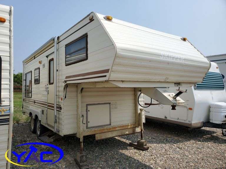 1988 SCAMPER SKIPPER FIFTH WHEEL TRAILER - Yorkton Auction Centre