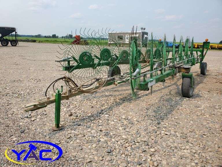 Frontier WR2114 Hay Rake - Yorkton Auction Centre