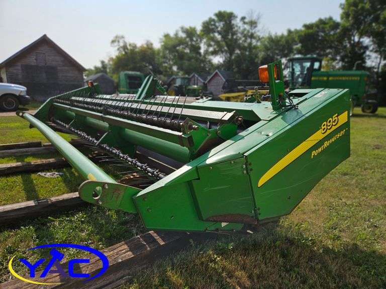 John Deere 895 Hay Header - Yorkton Auction Centre