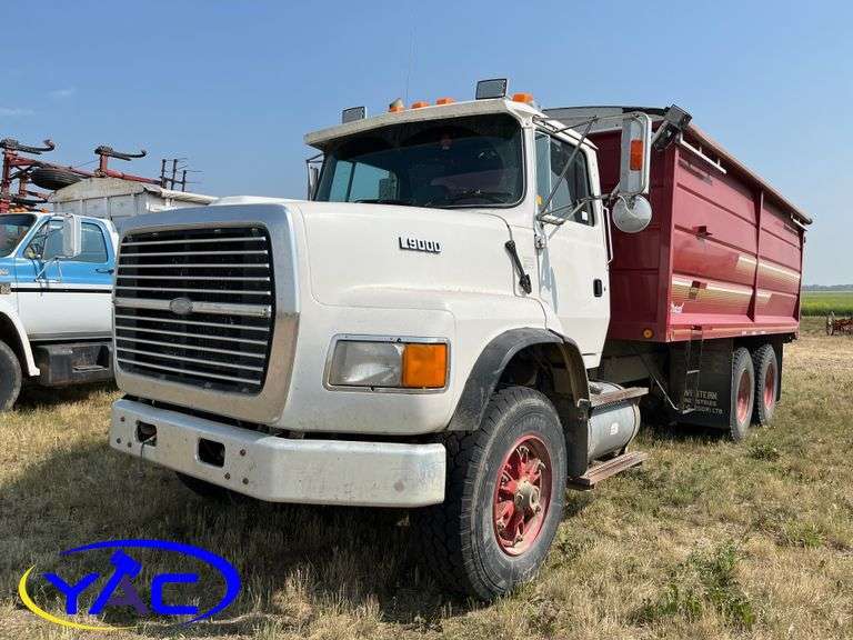 1995 FORD LTS9000 - Yorkton Auction Centre
