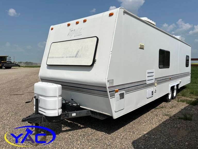 1999 Topaz Triple E Bumper Hitch Camper - Yorkton Auction Centre
