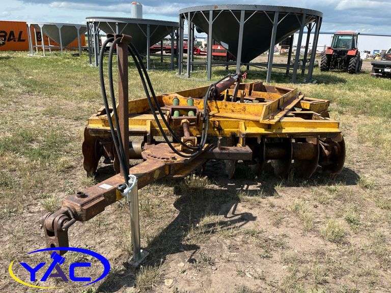 International Amco Heavy Breaking Disc - 10 Ft - Yorkton Auction Centre