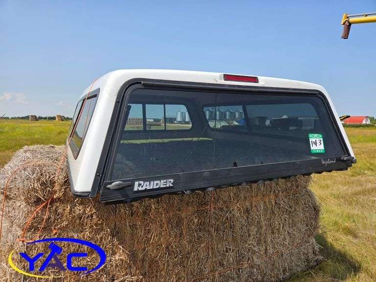 Raider Topper off Truck - Yorkton Auction Centre