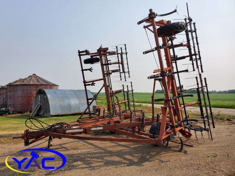 Morris B3 36' Rod Weeder W/ Multiplex & MTD Harrows - Yorkton Auction ...