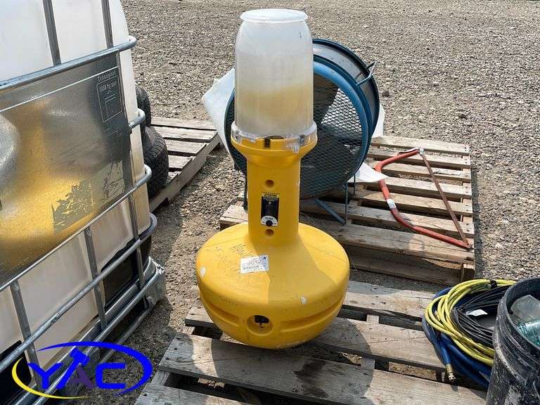 Yellow Construction Wobble Light - Yorkton Auction Centre