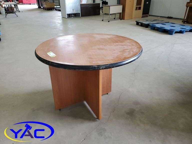 Table - Yorkton Auction Centre