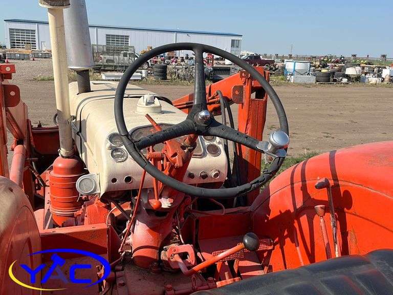 Case 800 Tractor W/ Loader - Yorkton Auction Centre