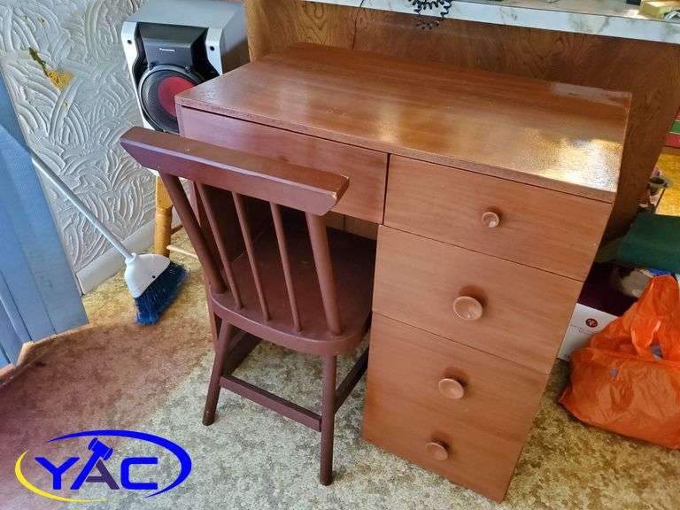 Homework Desk - Yorkton Auction Centre
