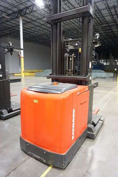 Raymond 5600 Order Picker Forklift - Yellow Tag Auctions
