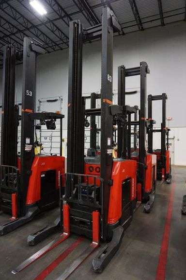 Raymond 7500 Universal Stance Reach Forklift - Yellow Tag Auctions