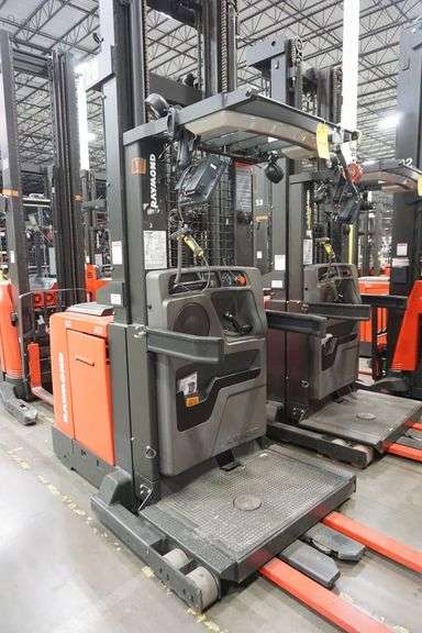 Raymond 5600 Order Picker Forklift - Yellow Tag Auctions