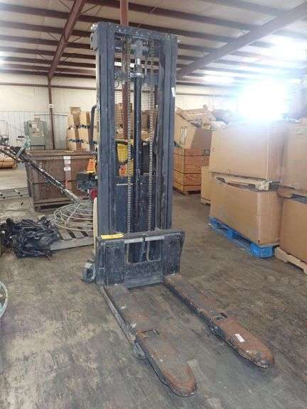 Vestil Combination Lift Stacker - Yellow Tag Auctions