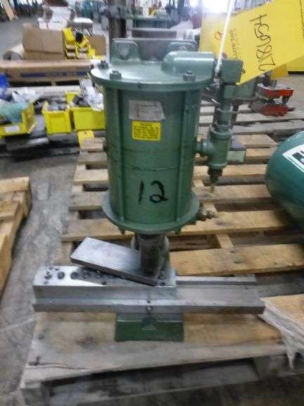 Air-Mite Stroke Pneumatic Clicker Press - Yellow Tag Auctions