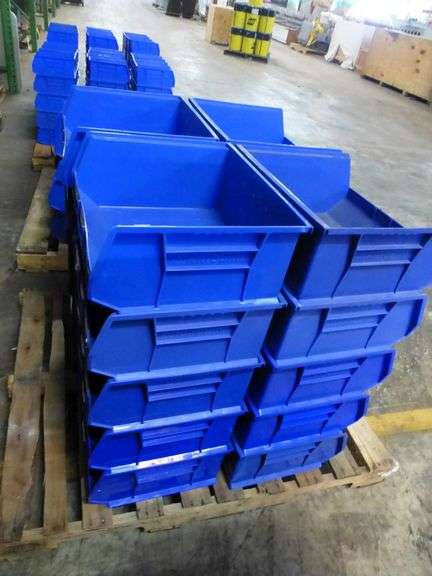 Lot of (20) Akro Bins Blue Plastic Stackable Bins - Yellow Tag Auctions