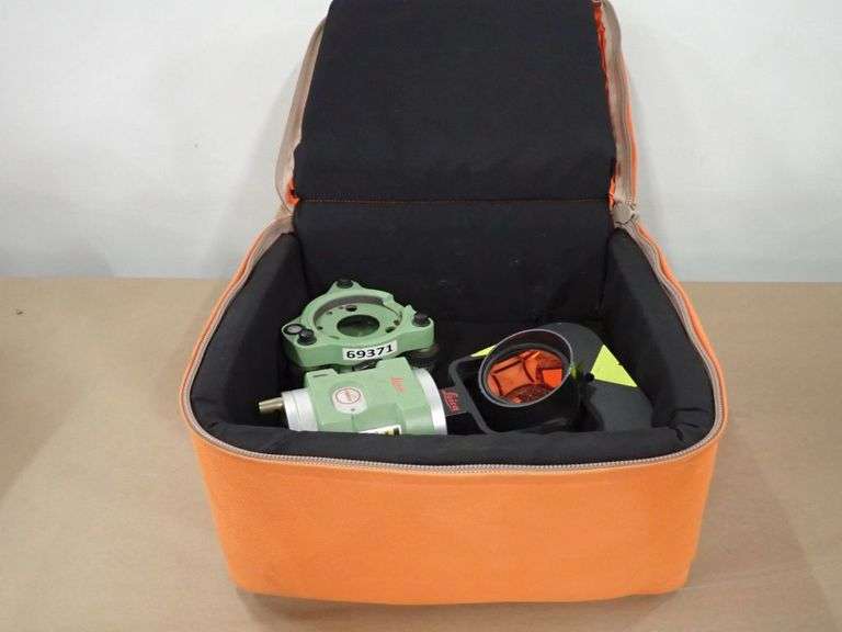 Leica Backsight Assembly with Laser Plumbet - Yellow Tag Auctions