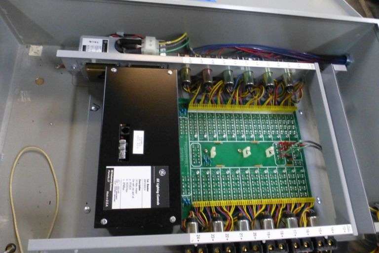 Novar Enclosed Industrial Control Panel - Yellow Tag Auctions