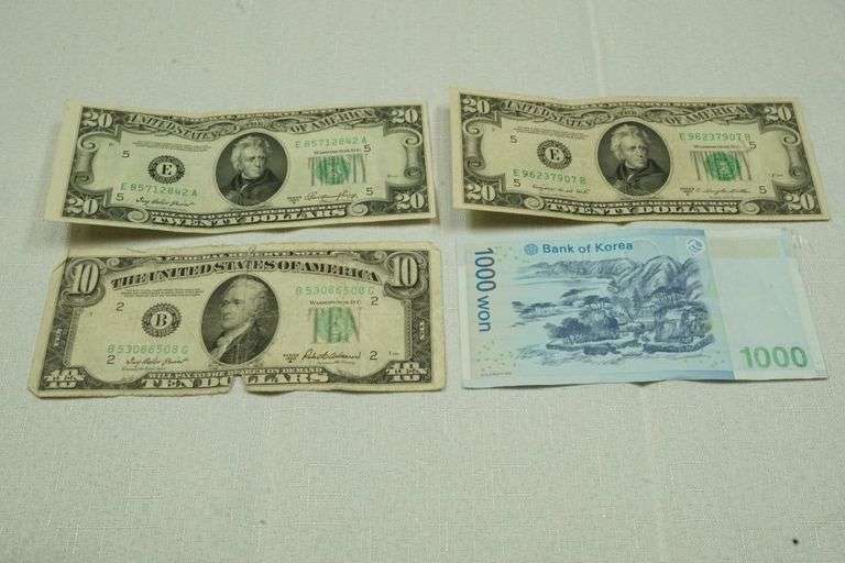 Lot of (3) US Bills & (1) Foreign Bill - Yellow Tag Auctions