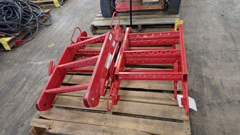 Lot of (4) Deckmate Flatbed 3-Step Ladders - Yellow Tag Auctions