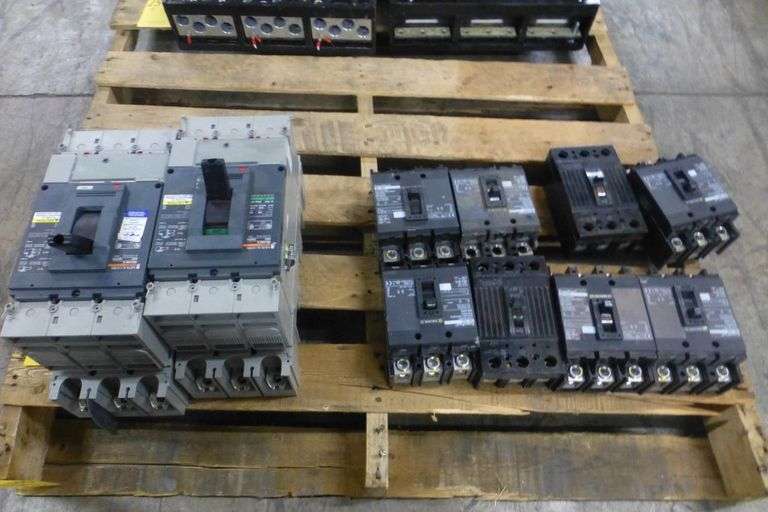 Lot of (10) Assorted Circuit Breakers - Yellow Tag Auctions