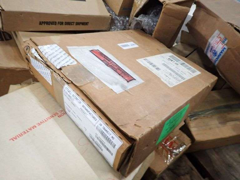 Lot of Assorted Components - Yellow Tag Auctions