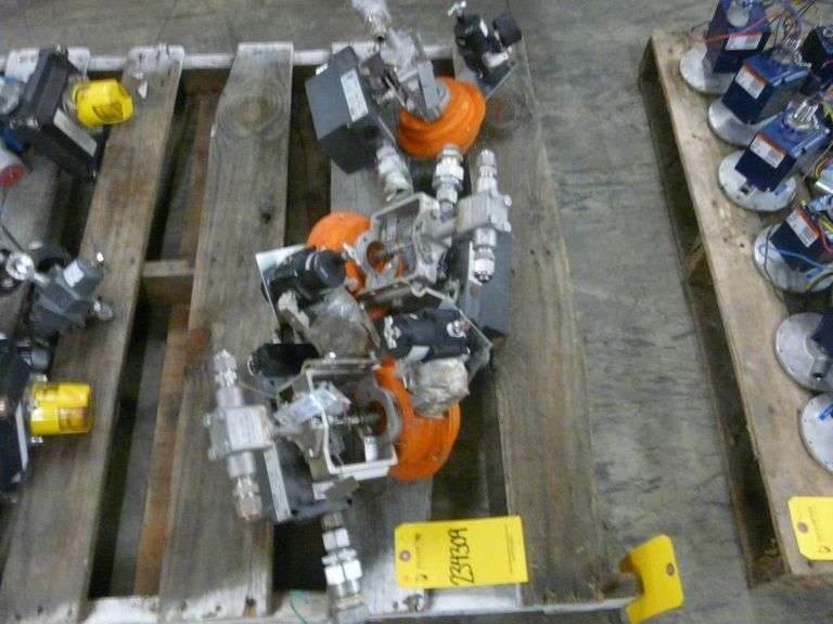 Lot of (3) Siemens Sipart PS2 Hart Positioners - Yellow Tag Auctions