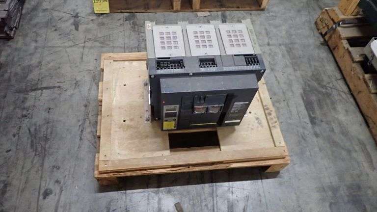 MasterPact Low Voltage Power Circuit Breaker - Yellow Tag Auctions