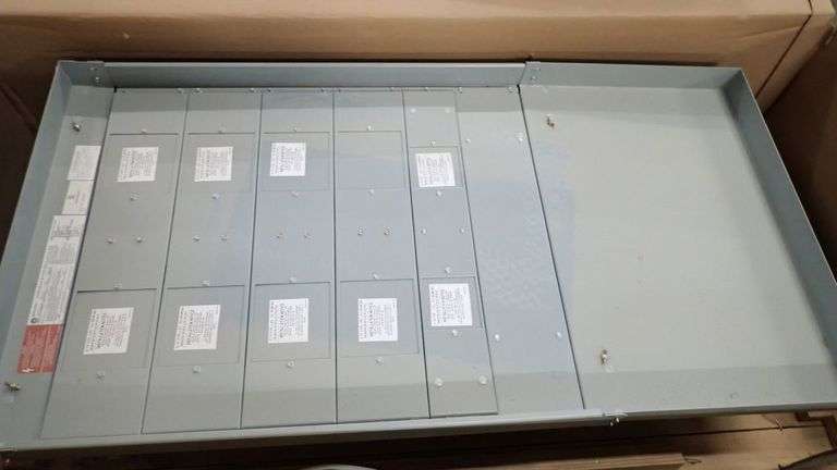 GE APNB Heat Rated Bolt On Style Panelboard - Yellow Tag Auctions