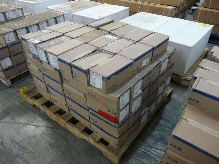 Lot of (5750) Eaton Aluminum Squeezon Connectors - Yellow Tag Auctions