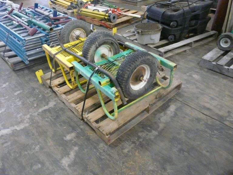 Lot of (2) Sumner Cricket Pipe Holders - Yellow Tag Auctions