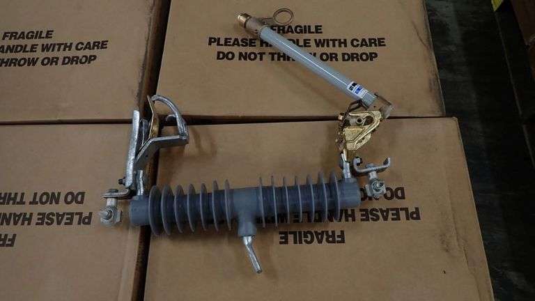 Lot of (24) S&C Type XS Overhead Fuse Cutouts - Yellow Tag Auctions