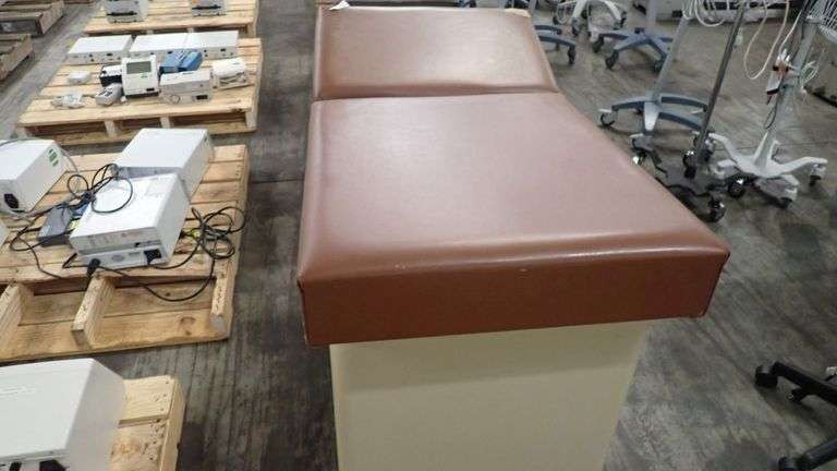 Hamilton Exam Table - Yellow Tag Auctions