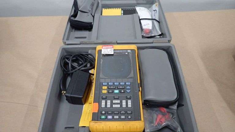 Fluke Series II Scopemeter 105B - Yellow Tag Auctions