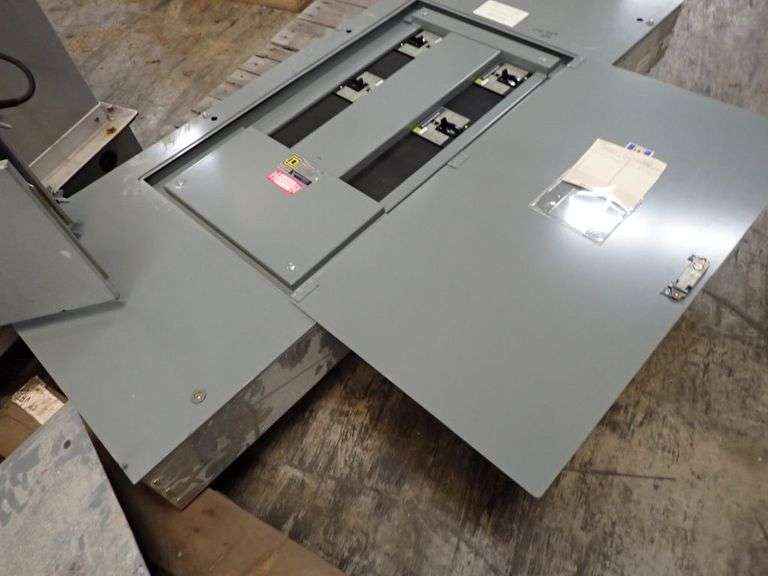 Square D I-Line Panelboard - Yellow Tag Auctions