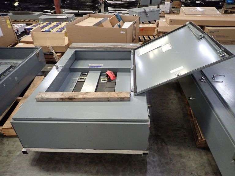 Square D I-Line Panelboard - Yellow Tag Auctions