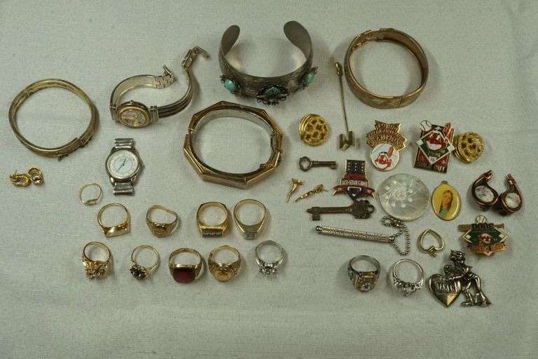 Lot of Assorted Jewelry - Yellow Tag Auctions